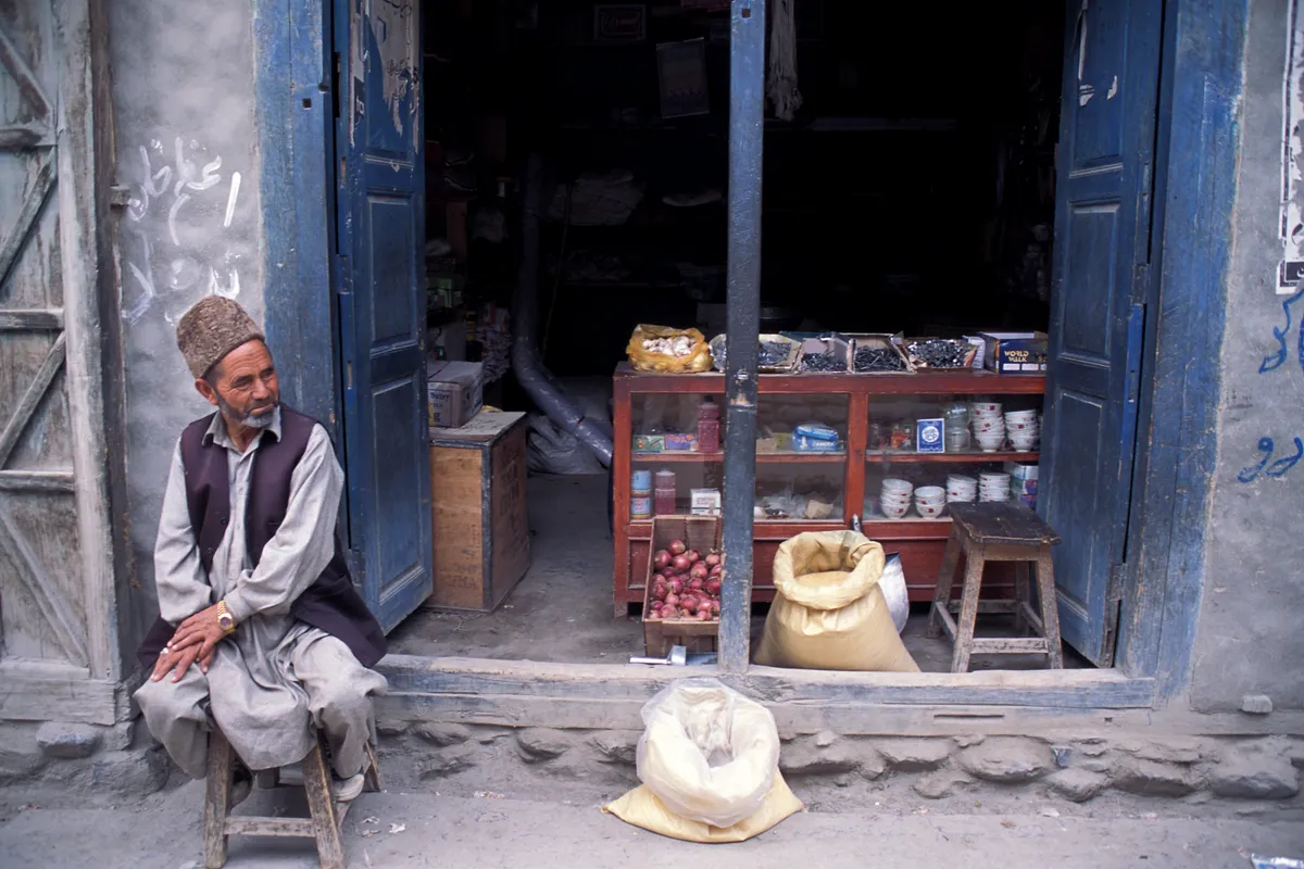 The First MicroFinanceBank Ltd and Pakistan Post Office agree to expand ...