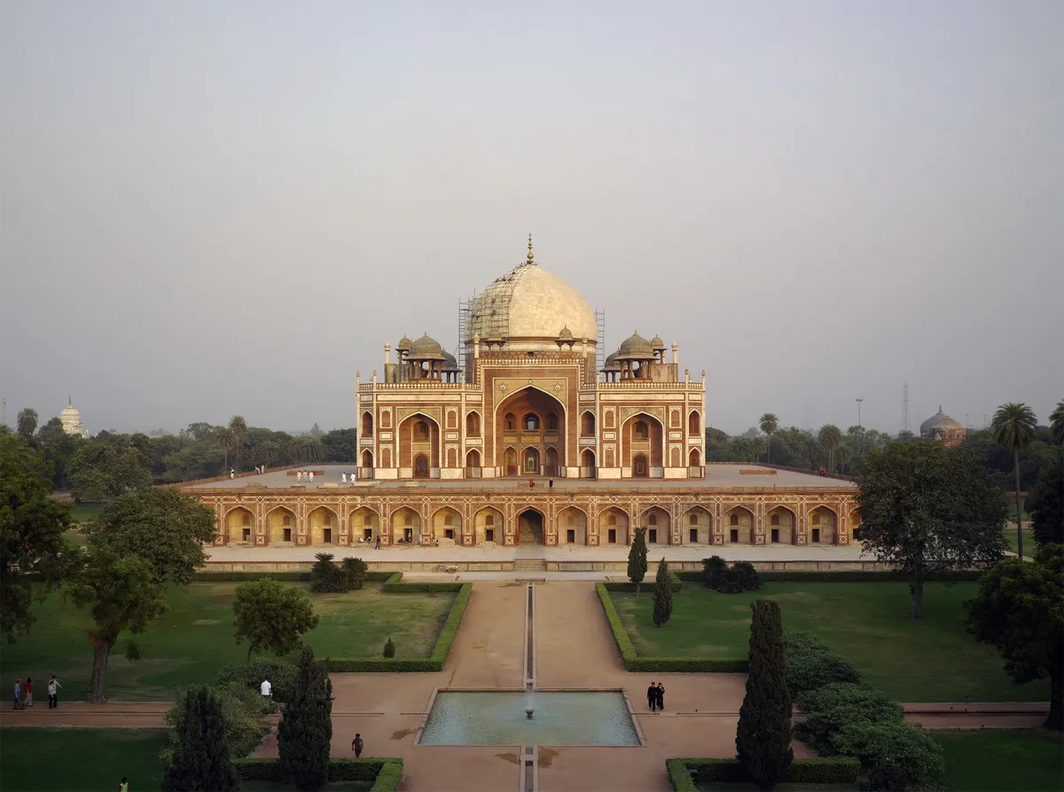 Humayun's tomb gets crowned in 24-carat gold - AKDN