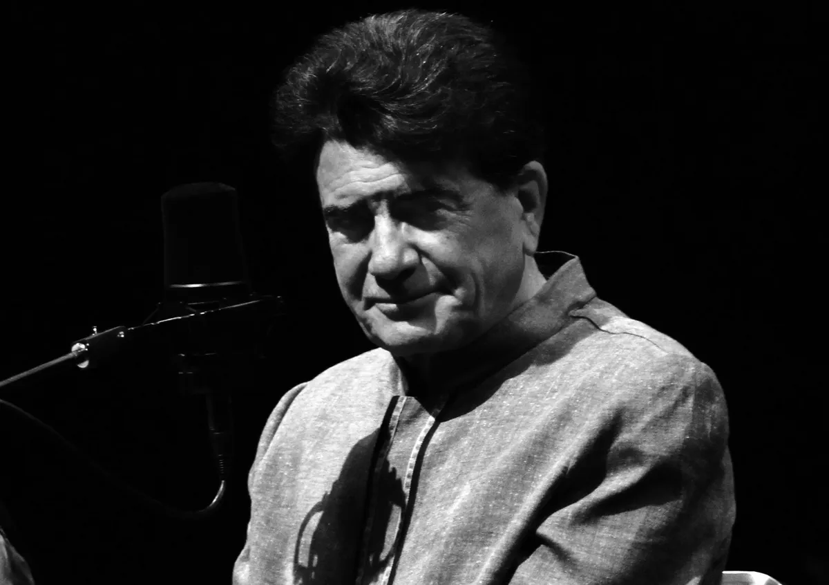 Aga Khan International Foundation grants honorary award to Iranian singer