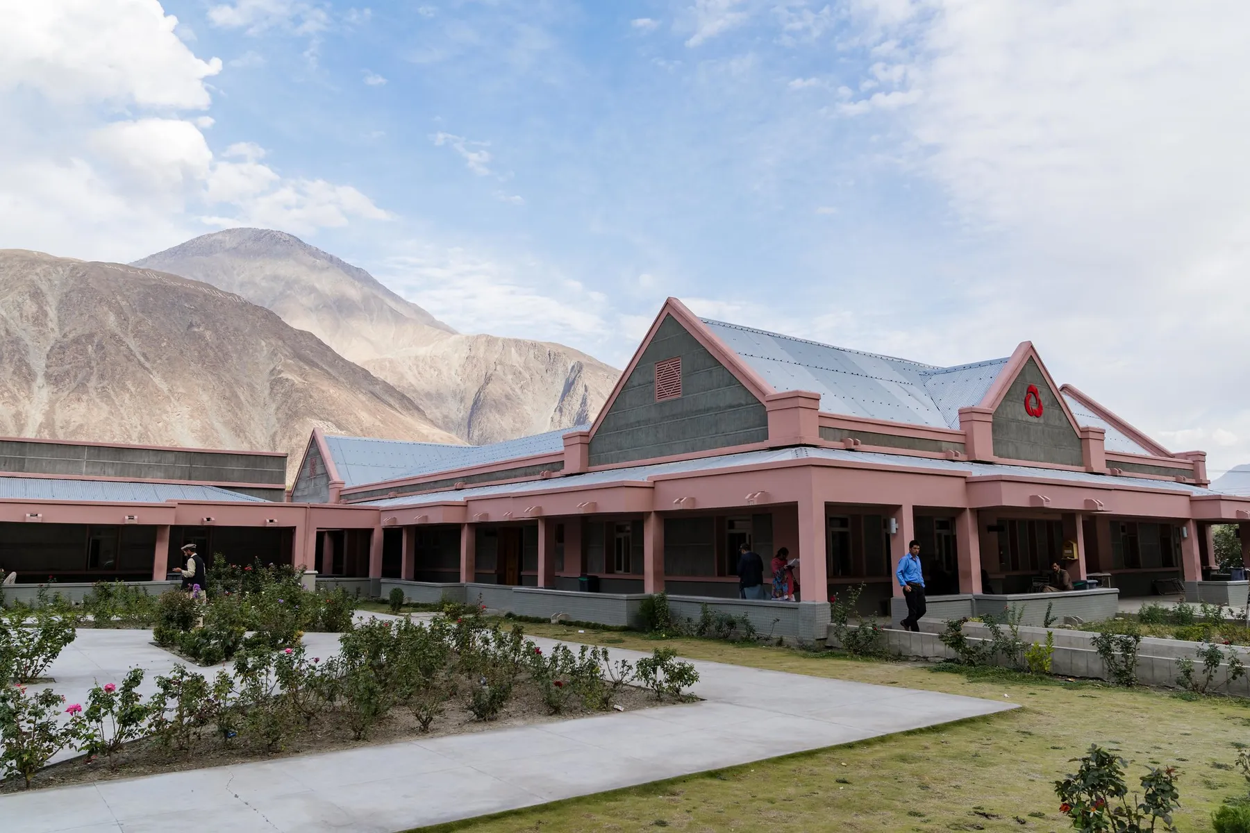 JS Bank, Mahvash & Jahangir Siddiqui Foundation and partners donate Rs ...