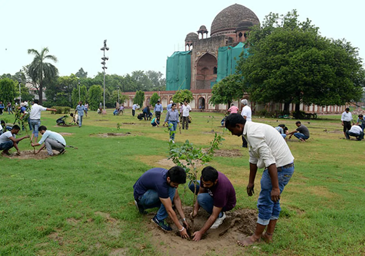 Conservation of Rahim’s tomb inches towards completion
