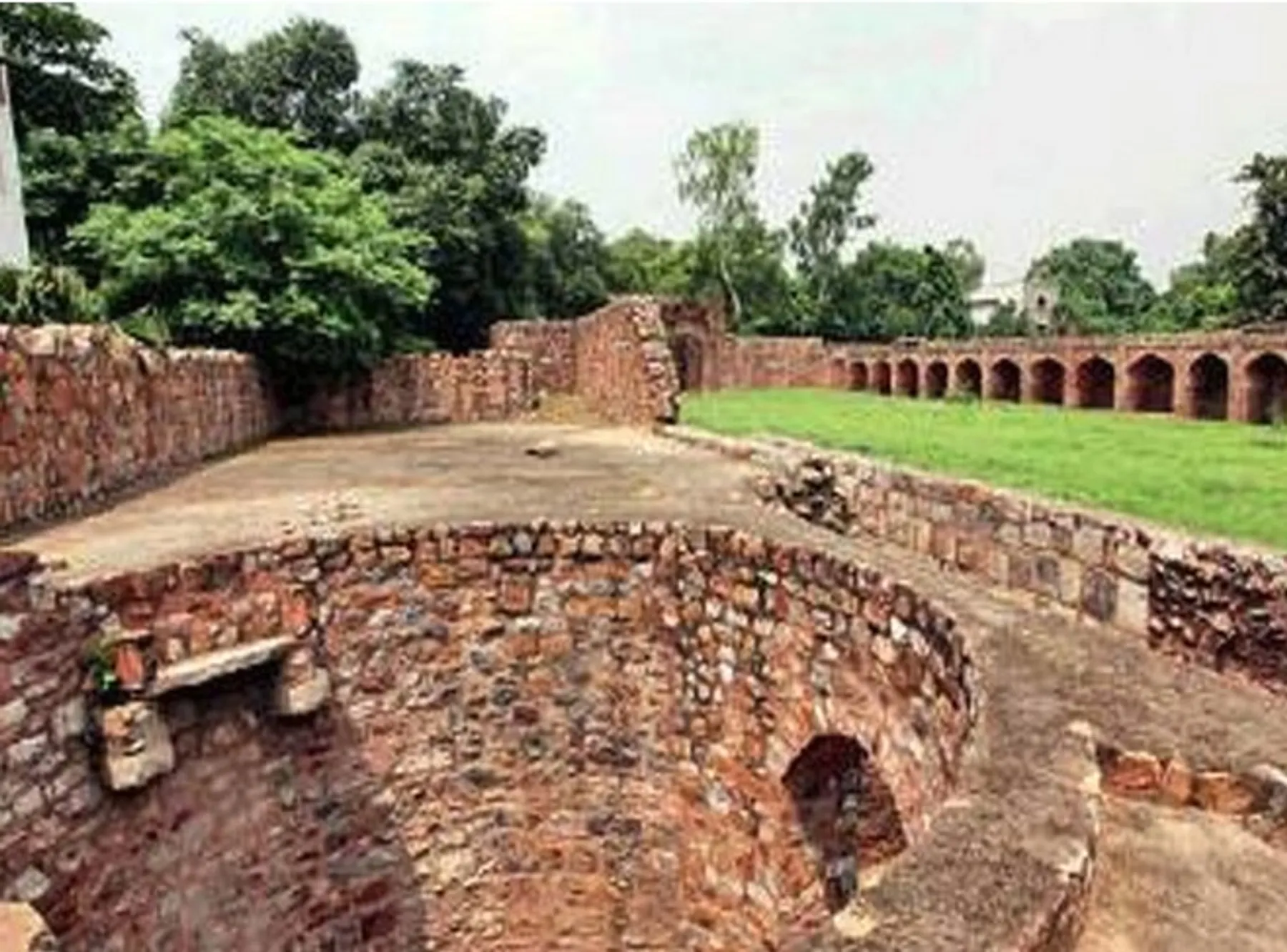 Mughal baoli suffering from neglect hits road to revamp