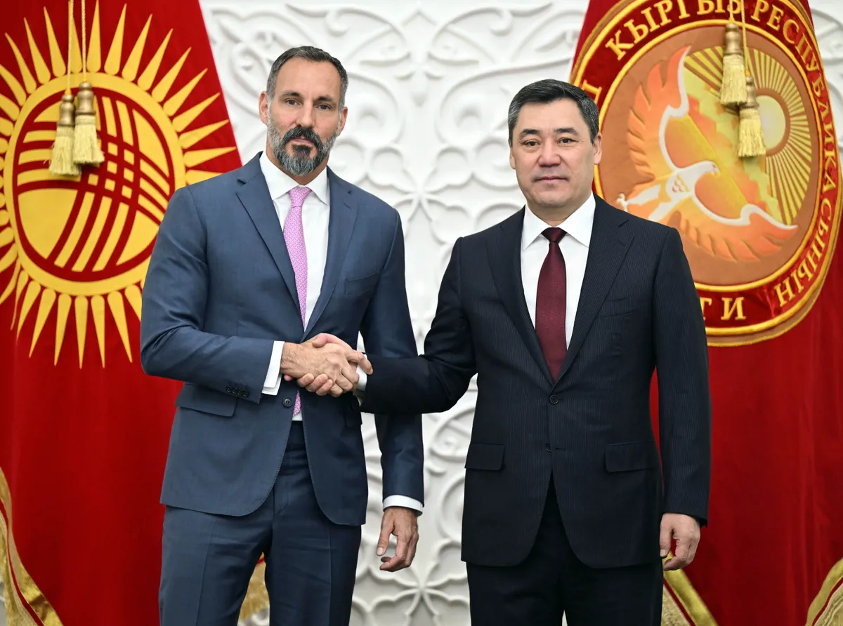 Prince Rahim Aga Khan meets the President of the Kyrgyz Republic
