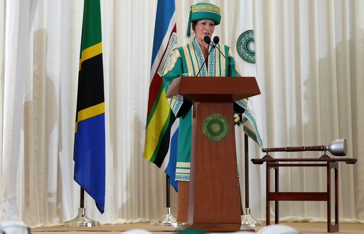 Discours de la princesse Zahra Aga Khan lors de la cérémonie de remise ...