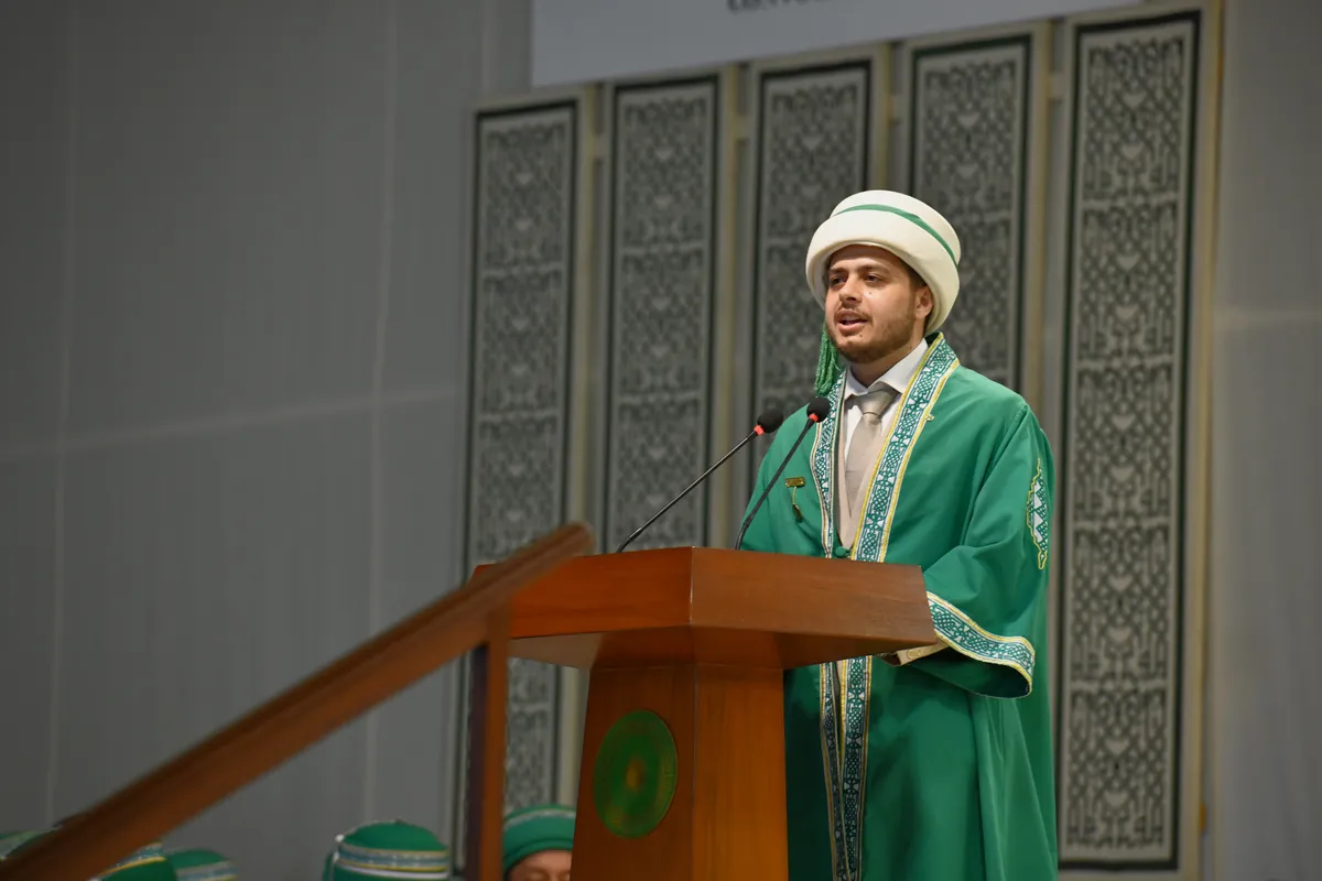 Discurso de Mustafa Saiyoum na Cerimónia de Entrega de Diplomas da AKU ...